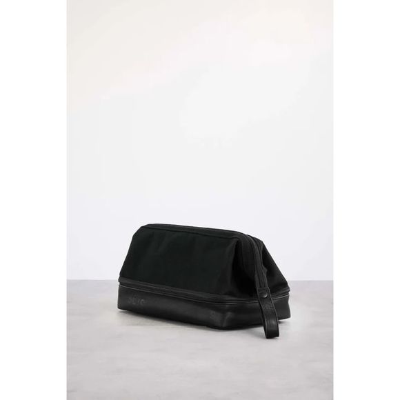 BEIS | Bags | Nwt Beis Dopp Kit Cosmetic Bag In Black | Poshmark